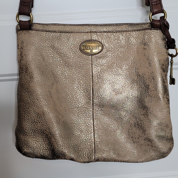 Fossil | Bags | Fossil Purse Explorer Med Crossbody Bag Pewter Pale ...